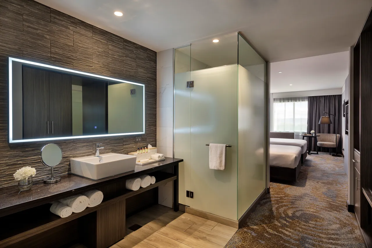 Pullman_room_Deluxe twin bathroom